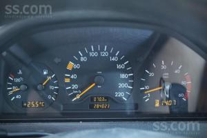Zils Mercedes-Benz c-220 2000 Rīga, ar dzinēja tilpumu 2.20 L un nobraukumu 284 tūkst. km par 1295 €, foto 8 vietnē AUTOMOTO.COM.LV