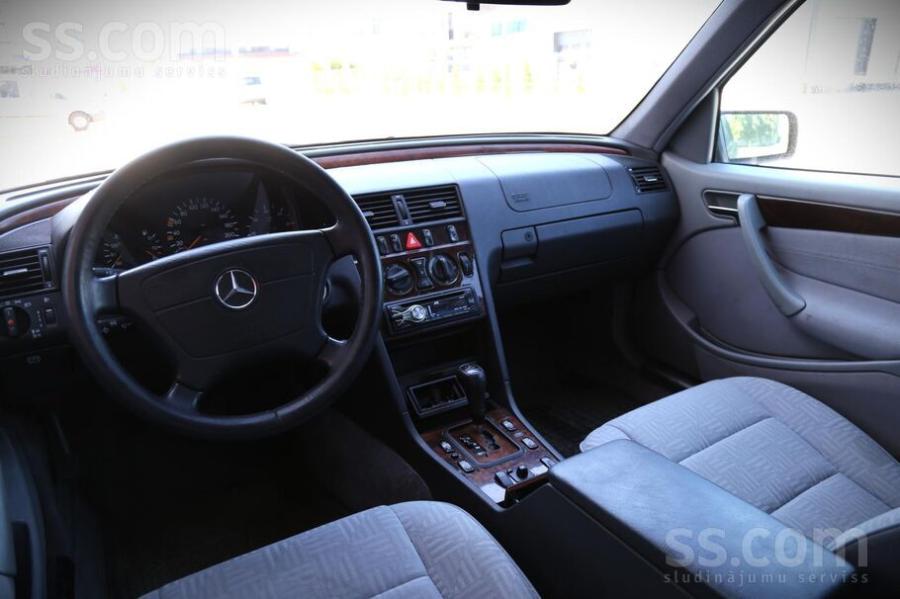 Zils Mercedes-Benz c-220 2000 Rīga, ar dzinēja tilpumu 2.20 L un nobraukumu 284 tūkst. km par 1295 €, foto 9 vietnē AUTOMOTO.COM.LV
