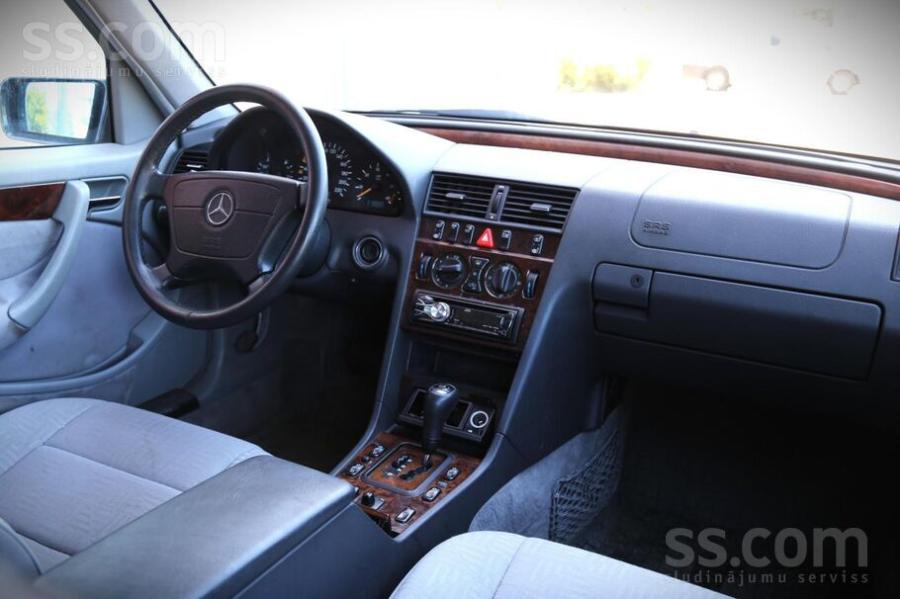 Zils Mercedes-Benz c-220 2000 Rīga, ar dzinēja tilpumu 2.20 L un nobraukumu 284 tūkst. km par 1295 €, foto 10 vietnē AUTOMOTO.COM.LV