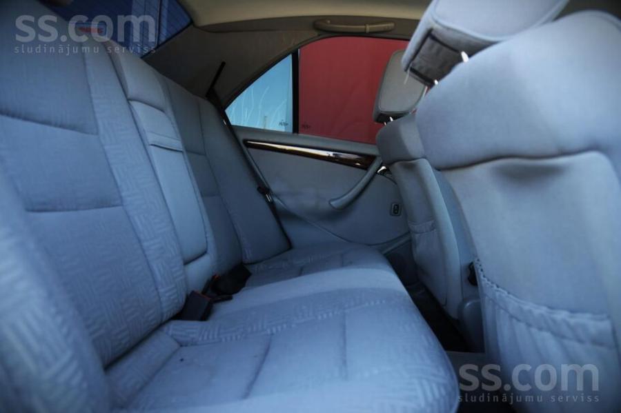 Zils Mercedes-Benz c-220 2000 Rīga, ar dzinēja tilpumu 2.20 L un nobraukumu 284 tūkst. km par 1295 €, foto 15 vietnē AUTOMOTO.COM.LV