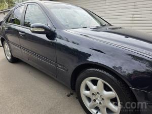 Zils Mercedes-Benz c-220 2001 Rīga, ar dzinēja tilpumu 2.20 L un nobraukumu 230 tūkst. km par 1750 €, foto 6 vietnē AUTOMOTO.COM.LV