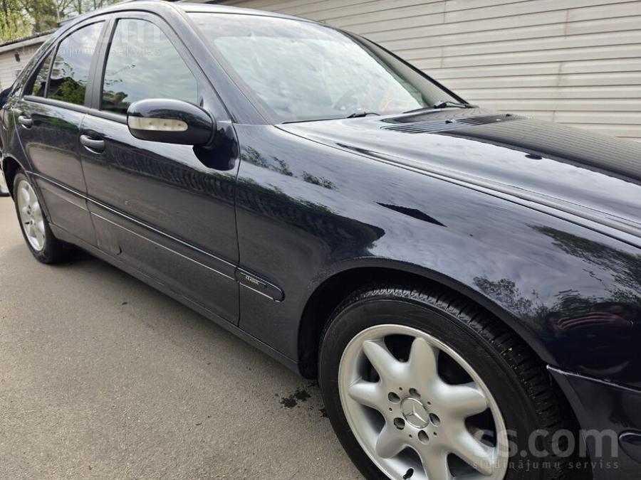 Zils Mercedes-Benz c-220 2001 Rīga, ar dzinēja tilpumu 2.20 L un nobraukumu 230 tūkst. km par 1750 €, foto 6 vietnē AUTOMOTO.COM.LV