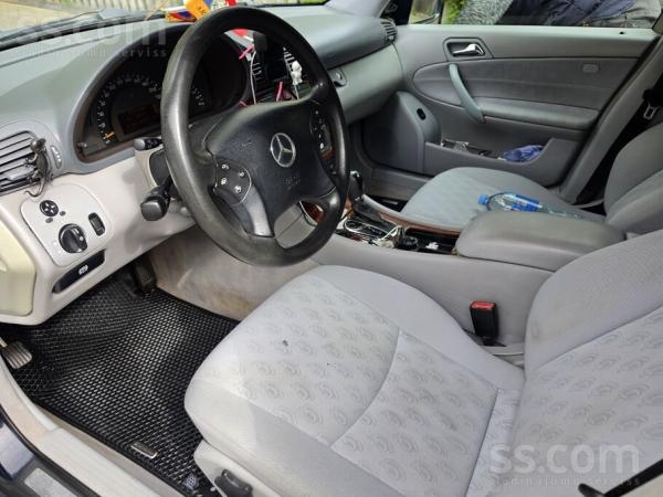 Zils Mercedes-Benz c-220 2001 Rīga, ar dzinēja tilpumu 2.20 L un nobraukumu 230 tūkst. km par 1750 €, foto 8 vietnē AUTOMOTO.COM.LV