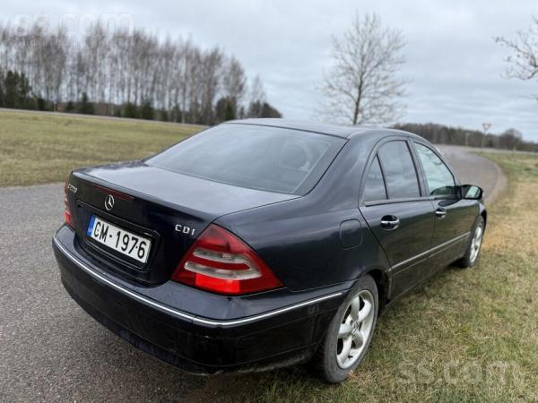Blue Mercedes-Benz c-220 2003 in Kuldiga, with an engine capacity of 2.20 L and mileage of 346 thousand km for 950 €, photo 5 on AUTOMOTO.COM.LV