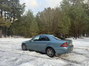 Zils Mercedes-Benz c-220 2003 Liepāja, ar dzinēja tilpumu 2.20 L un nobraukumu 383 tūkst. km par 1100 €, foto 2 vietnē AUTOMOTO.COM.LV