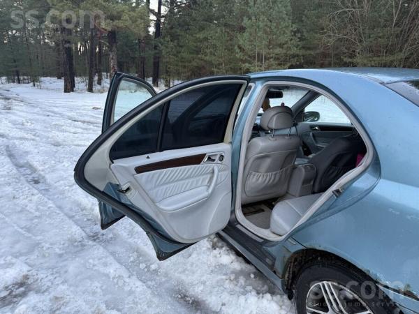 Blue Mercedes-Benz c-220 2003 in Liepaja, with an engine capacity of 2.20 L and mileage of 383 thousand km for 1100 €, photo 10 on AUTOMOTO.COM.LV