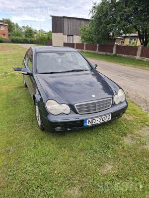 Blue Mercedes-Benz c-220 2003 in Talsi, with an engine capacity of 2.20 L and mileage of 361 thousand km for 2500 €, photo 3 on AUTOMOTO.COM.LV