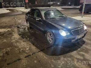 Blue Mercedes-Benz c-220 2004 in Jelgava, with an engine capacity of 2.20 L and mileage of 420 thousand km for 900 €, photo  on AUTOMOTO.COM.LV