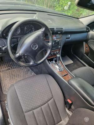 Blue Mercedes-Benz c-220 2005 in Prienai, with an engine capacity of 2.15 L and mileage of 249 thousand km for 1300 €, photo 13 on AUTOMOTO.COM.LV