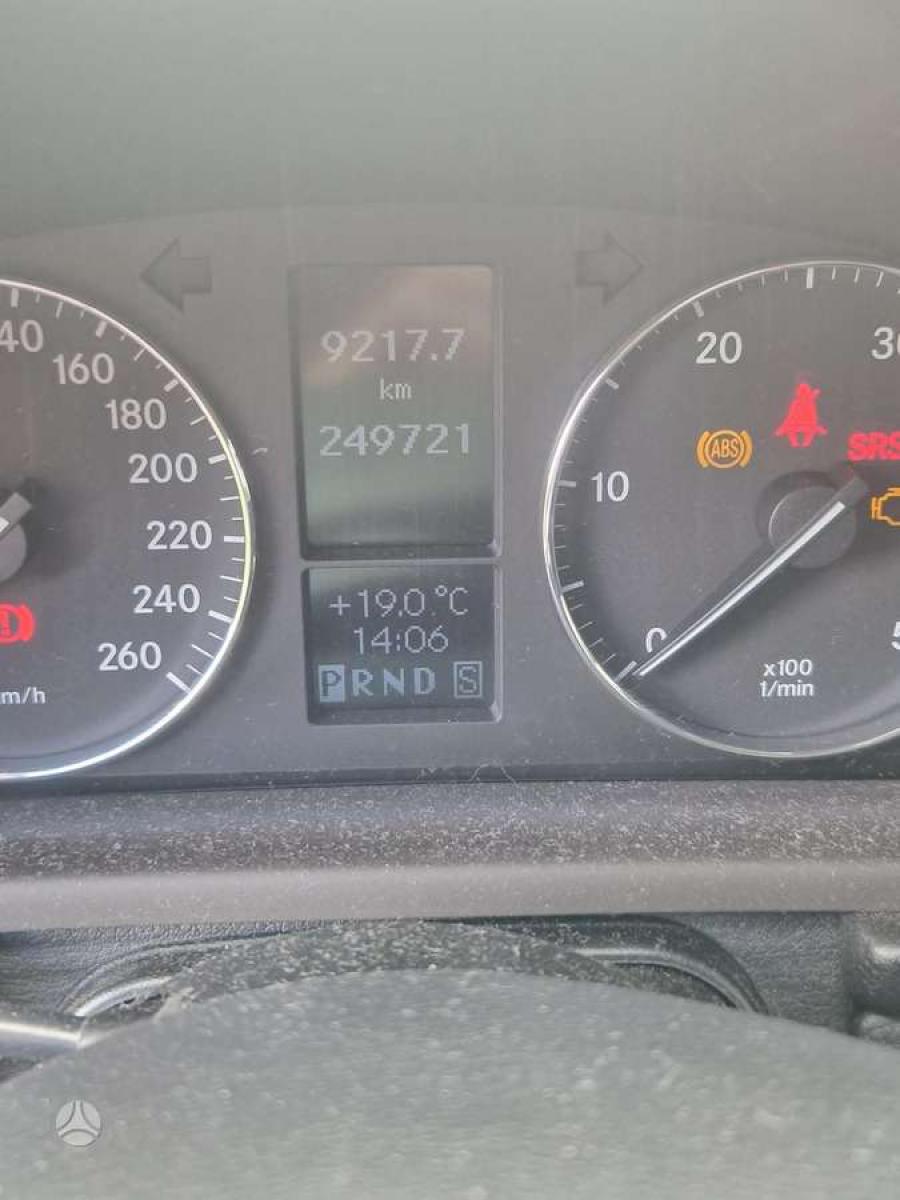 Blue Mercedes-Benz c-220 2005 in Prienai, with an engine capacity of 2.15 L and mileage of 249 thousand km for 1300 €, photo 15 on AUTOMOTO.COM.LV
