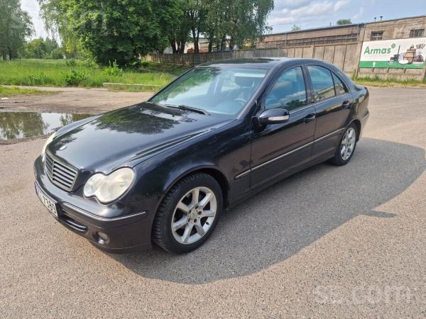 Blue Mercedes-Benz c-220 2006 in Riga, with an engine capacity of 2.20 L and mileage of 309 thousand km for 4300 €, photo 1 on AUTOMOTO.COM.LV