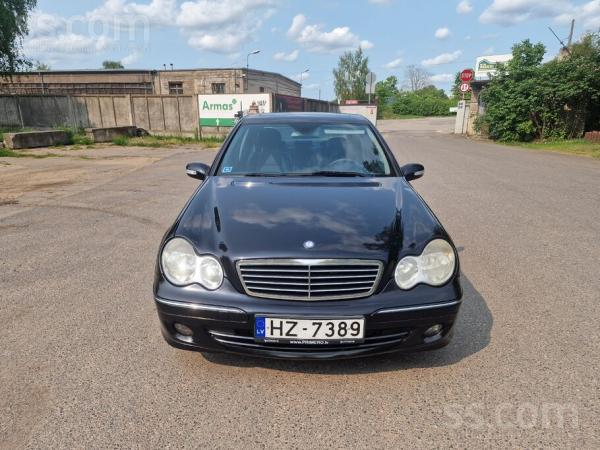 Blue Mercedes-Benz c-220 2006 in Riga, with an engine capacity of 2.20 L and mileage of 309 thousand km for 4300 €, photo 6 on AUTOMOTO.COM.LV