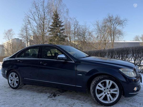 Zils Mercedes-Benz c-220 2007 Kauņa, ar dzinēja tilpumu 2.15 L un nobraukumu 400 tūkst. km par 4650 €, foto 10 vietnē AUTOMOTO.COM.LV