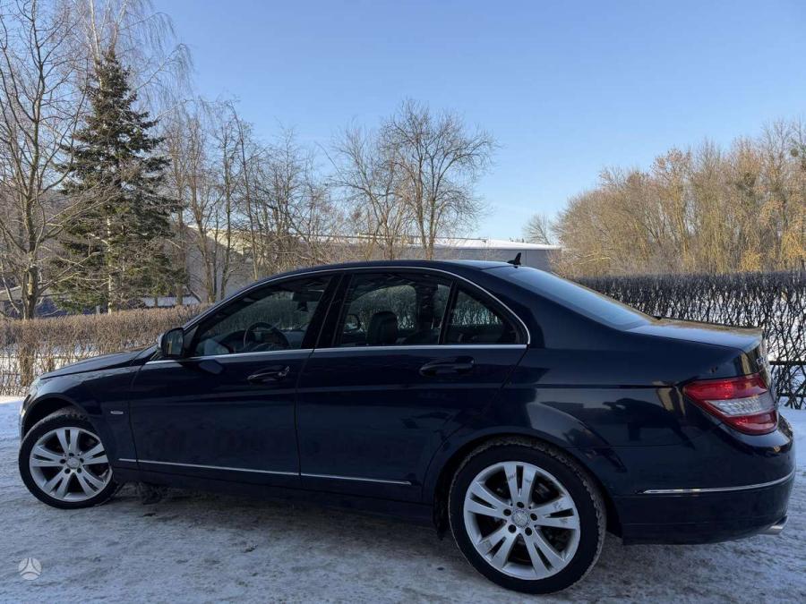 Blue Mercedes-Benz c-220 2007 in Kaunas, with an engine capacity of 2.15 L and mileage of 400 thousand km for 4650 €, photo 11 on AUTOMOTO.COM.LV