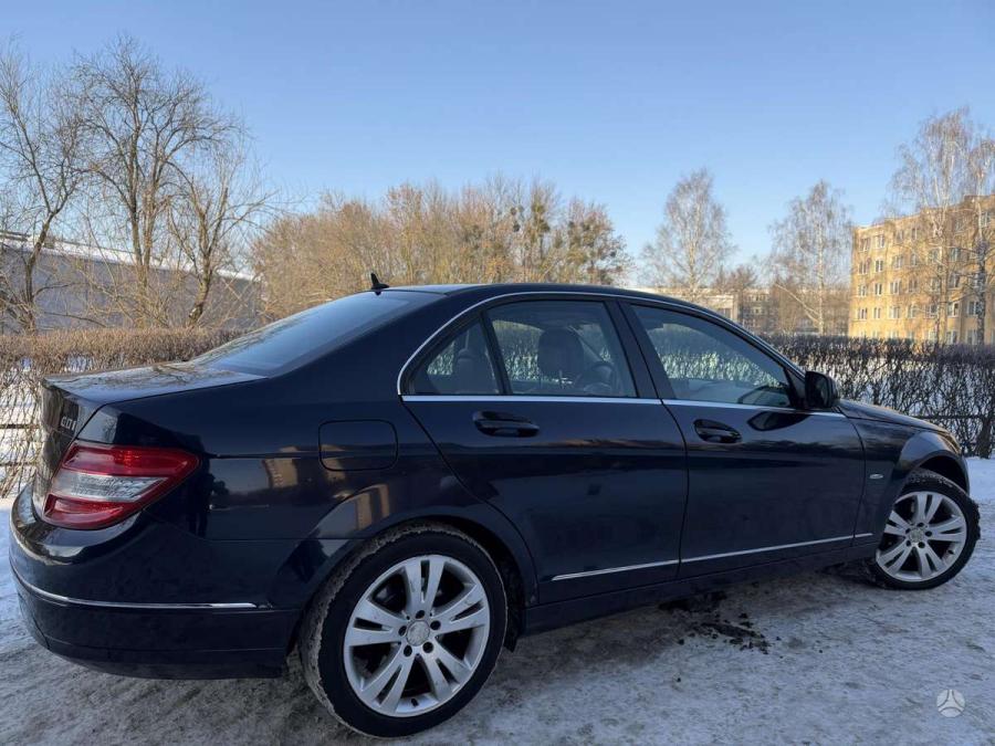 Blue Mercedes-Benz c-220 2007 in Kaunas, with an engine capacity of 2.15 L and mileage of 400 thousand km for 4650 €, photo 12 on AUTOMOTO.COM.LV