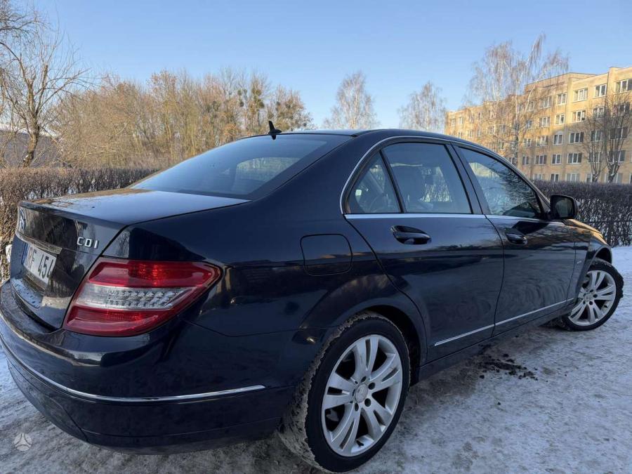 Blue Mercedes-Benz c-220 2007 in Kaunas, with an engine capacity of 2.15 L and mileage of 400 thousand km for 4650 €, photo 18 on AUTOMOTO.COM.LV