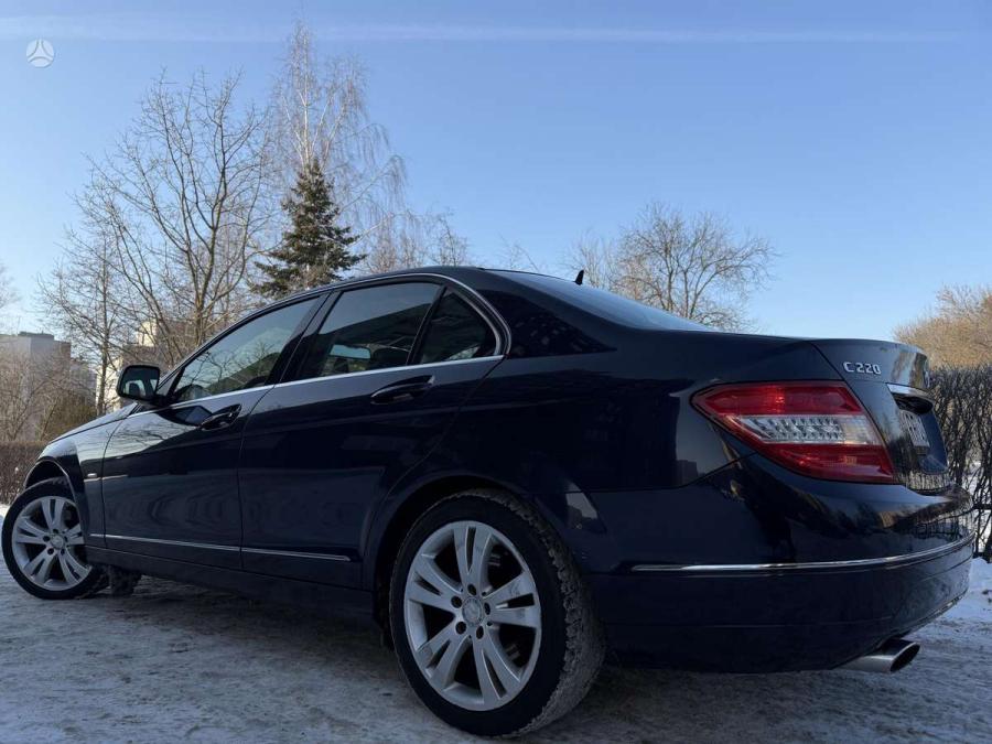 Blue Mercedes-Benz c-220 2007 in Kaunas, with an engine capacity of 2.15 L and mileage of 400 thousand km for 4650 €, photo 25 on AUTOMOTO.COM.LV