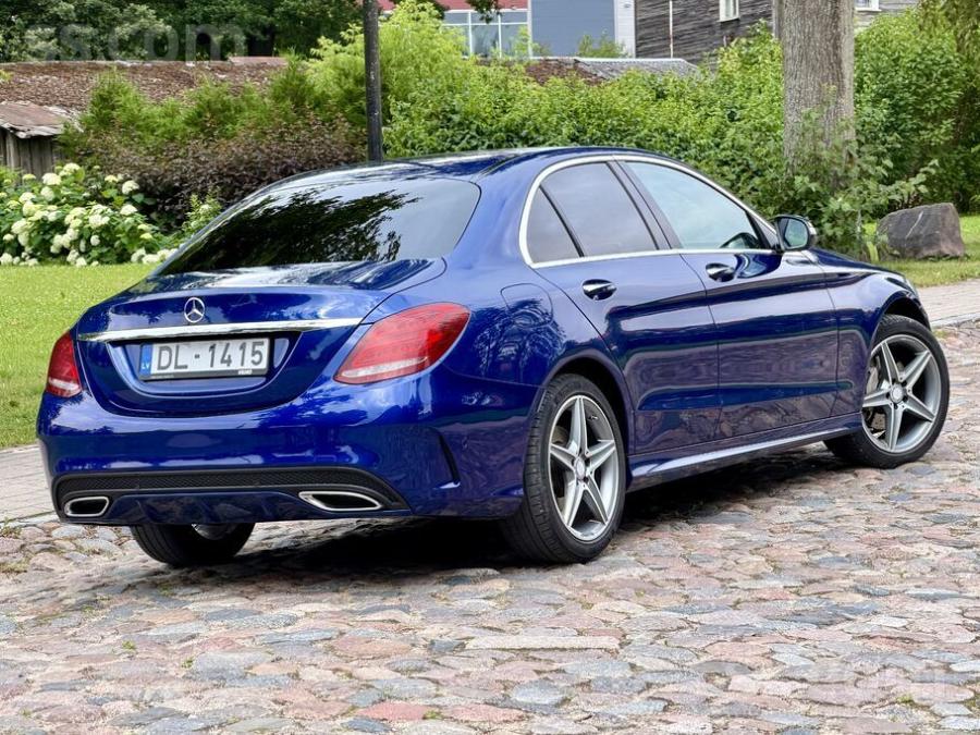 Blue Mercedes-Benz c-220 2014 in Jelgava, with an engine capacity of 2.20 L and mileage of 210 thousand km for 14990 €, photo 3 on AUTOMOTO.COM.LV