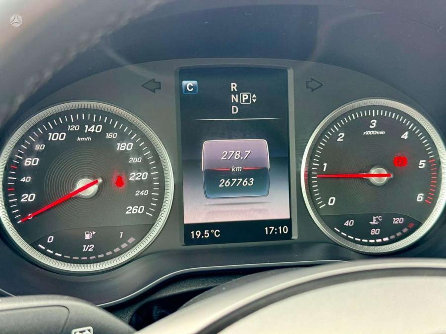 Синий Мерседес Ц 220 2015 в Вилкавишкис, объемом двигателя 2.14 л и пробегом 268 тыс. км за 10900 €, фото 15 на AUTOMOTO.COM.LV