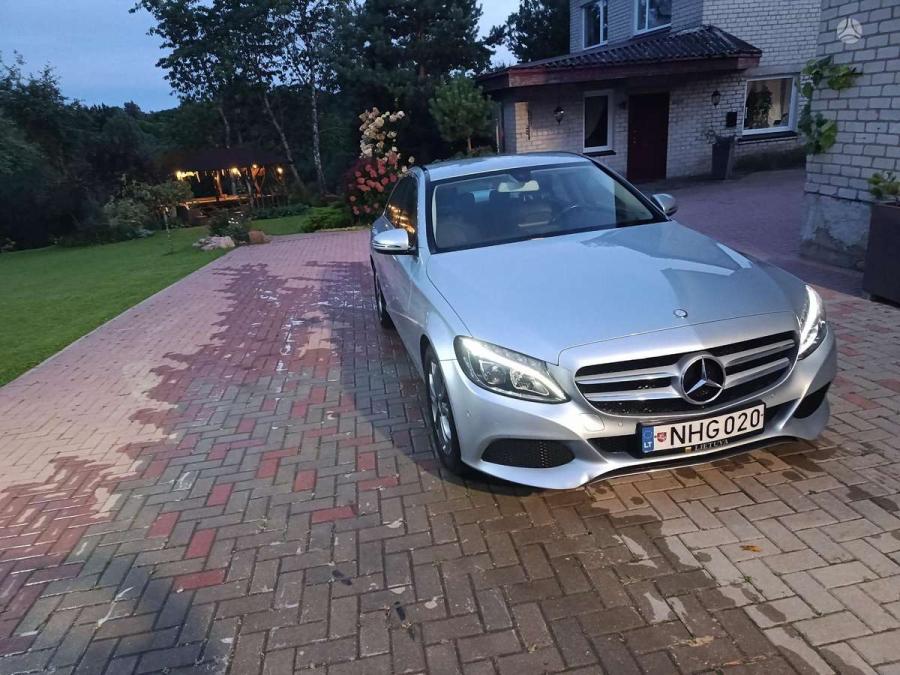 Синий Мерседес Ц 220 2015 в Гаргждай, объемом двигателя 1.60 л и пробегом 270 тыс. км за 10600 €, фото 1 на AUTOMOTO.COM.LV