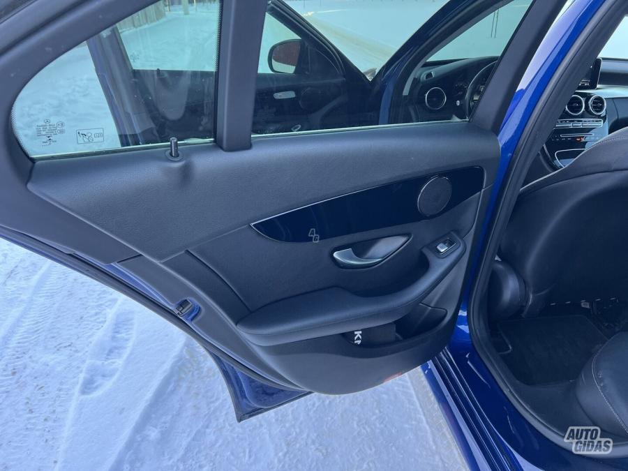 Blue Mercedes-Benz c-220 2016 in Vilkaviskis, with an engine capacity of 2.10 L and mileage of 261 thousand km for 16000 €, photo 19 on AUTOMOTO.COM.LV