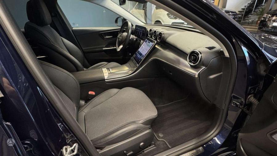 Blue Mercedes-Benz c-220 2021 in Riga, with an engine capacity of 2.00 L and mileage of 141 thousand km for 25990 €, photo 11 on AUTOMOTO.COM.LV