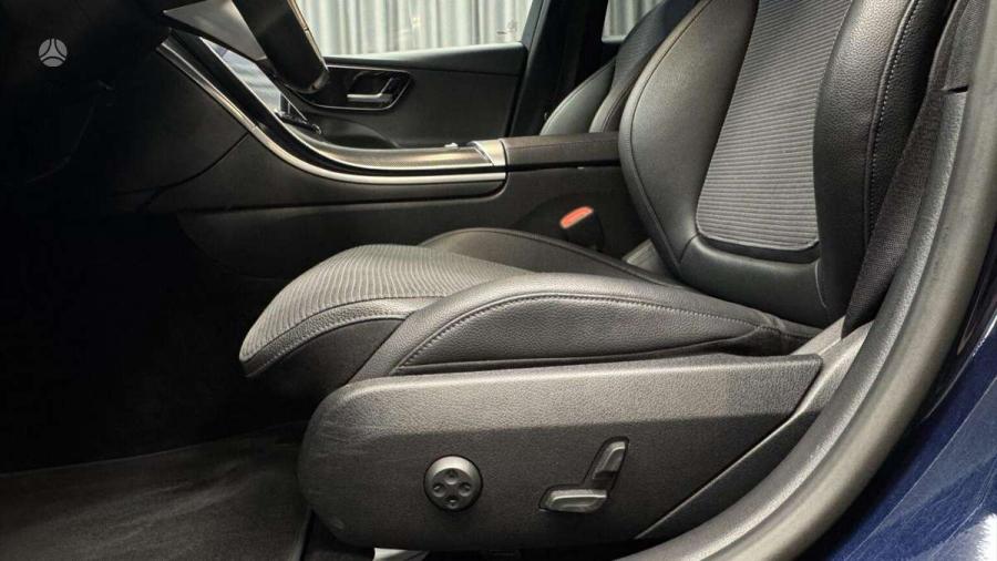 Blue Mercedes-Benz c-220 2021 in Riga, with an engine capacity of 2.00 L and mileage of 141 thousand km for 25990 €, photo 17 on AUTOMOTO.COM.LV