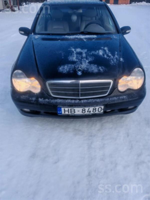 Zils Mercedes-Benz c-220 2002 Rīga, ar dzinēja tilpumu 2.20 L un nobraukumu 328 tūkst. km par 1700 €, foto 2 vietnē AUTOMOTO.COM.LV
