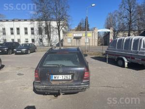 Синий Мерседес Ц 220 2002 в Рига, объемом двигателя 2.20 л и пробегом 398 тыс. км за 980 €, фото 6 на AUTOMOTO.COM.LV
