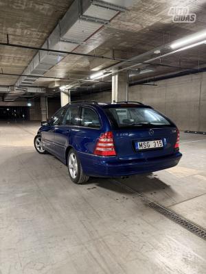 Zils Mercedes-Benz c-220 2004 Panevēža, ar dzinēja tilpumu 2.10 L un nobraukumu 284 tūkst. km par 1600 €, foto 4 vietnē AUTOMOTO.COM.LV