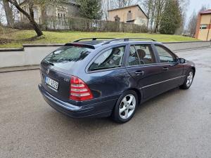 Zils Mercedes-Benz c-220 2004 Jēkabpils, ar dzinēja tilpumu 2.20 L un nobraukumu 302 tūkst. km par 1890 €, foto 5 vietnē AUTOMOTO.COM.LV