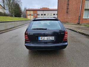 Zils Mercedes-Benz c-220 2004 Jēkabpils, ar dzinēja tilpumu 2.20 L un nobraukumu 302 tūkst. km par 1890 €, foto 7 vietnē AUTOMOTO.COM.LV