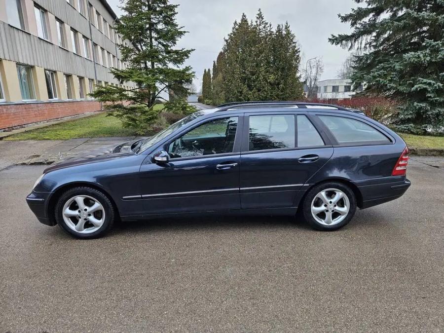 Zils Mercedes-Benz c-220 2004 Jēkabpils, ar dzinēja tilpumu 2.20 L un nobraukumu 302 tūkst. km par 1890 €, foto 10 vietnē AUTOMOTO.COM.LV