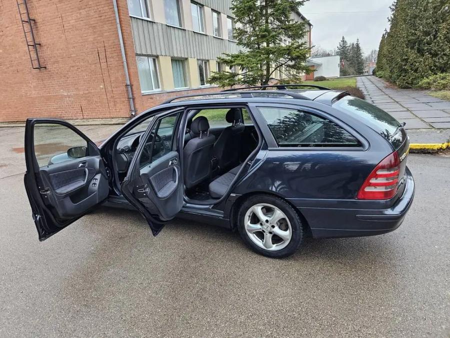 Zils Mercedes-Benz c-220 2004 Jēkabpils, ar dzinēja tilpumu 2.20 L un nobraukumu 302 tūkst. km par 1890 €, foto 15 vietnē AUTOMOTO.COM.LV