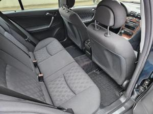 Zils Mercedes-Benz c-220 2004 Jēkabpils, ar dzinēja tilpumu 2.20 L un nobraukumu 302 tūkst. km par 1890 €, foto 17 vietnē AUTOMOTO.COM.LV