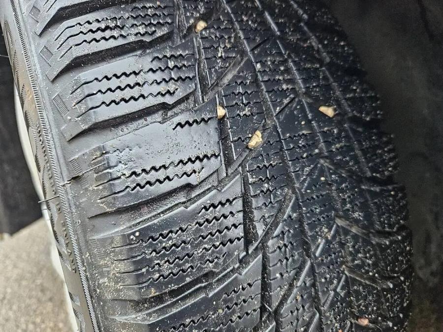 Zils Mercedes-Benz c-220 2004 Jēkabpils, ar dzinēja tilpumu 2.20 L un nobraukumu 302 tūkst. km par 1890 €, foto 23 vietnē AUTOMOTO.COM.LV