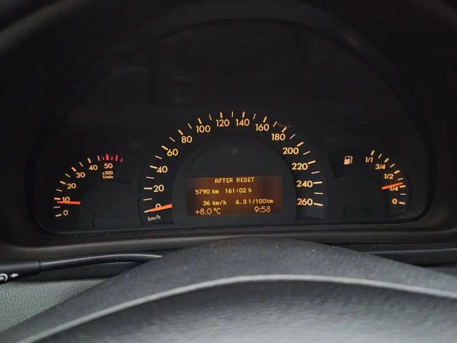 Zils Mercedes-Benz c-220 2004 Jēkabpils, ar dzinēja tilpumu 2.20 L un nobraukumu 302 tūkst. km par 1890 €, foto 24 vietnē AUTOMOTO.COM.LV