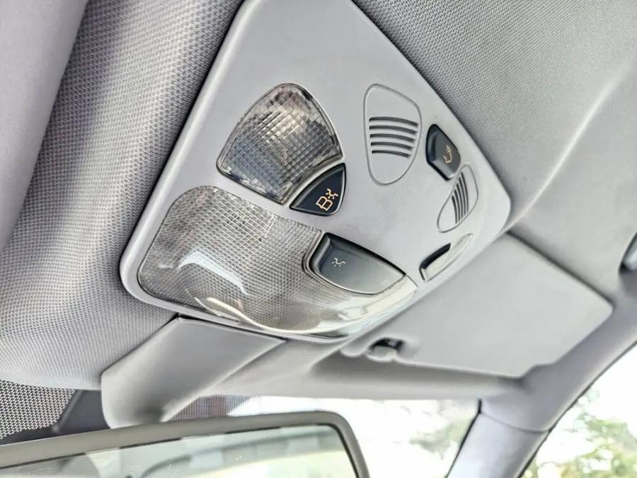 Zils Mercedes-Benz c-220 2004 Jēkabpils, ar dzinēja tilpumu 2.20 L un nobraukumu 302 tūkst. km par 1890 €, foto 28 vietnē AUTOMOTO.COM.LV