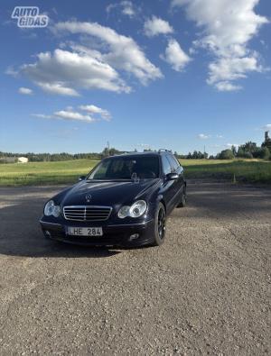 Blue Mercedes-Benz c-220 2004 in Moletai, with an engine capacity of 2.20 L and mileage of 294 thousand km for 2900 €, photo  on AUTOMOTO.COM.LV