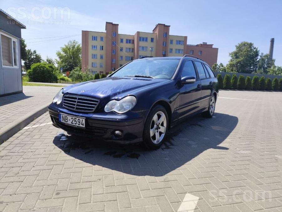 Zils Mercedes-Benz c-220 2005 Ludza, ar dzinēja tilpumu 2.20 L un nobraukumu 365 tūkst. km par 1300 €, foto 1 vietnē AUTOMOTO.COM.LV