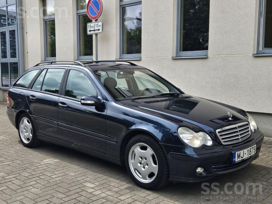 Blue Mercedes-Benz c-220 2005 in Jelgava, with an engine capacity of 2.20 L and mileage of 289 thousand km for 2350 €, photo 2 on AUTOMOTO.COM.LV