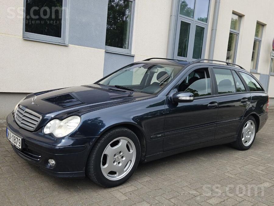 Blue Mercedes-Benz c-220 2005 in Jelgava, with an engine capacity of 2.20 L and mileage of 289 thousand km for 2350 €, photo 3 on AUTOMOTO.COM.LV