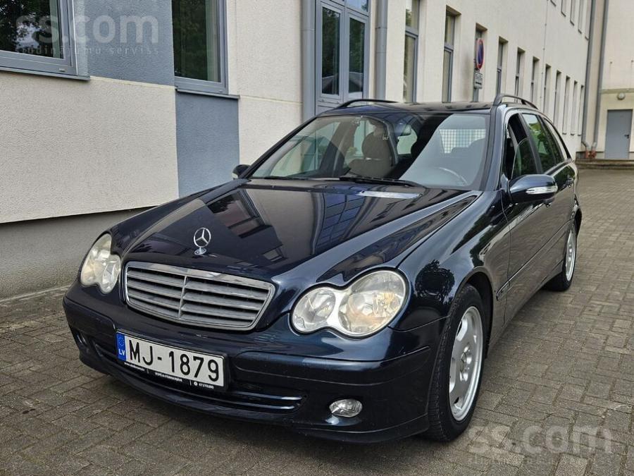 Blue Mercedes-Benz c-220 2005 in Jelgava, with an engine capacity of 2.20 L and mileage of 289 thousand km for 2350 €, photo 4 on AUTOMOTO.COM.LV