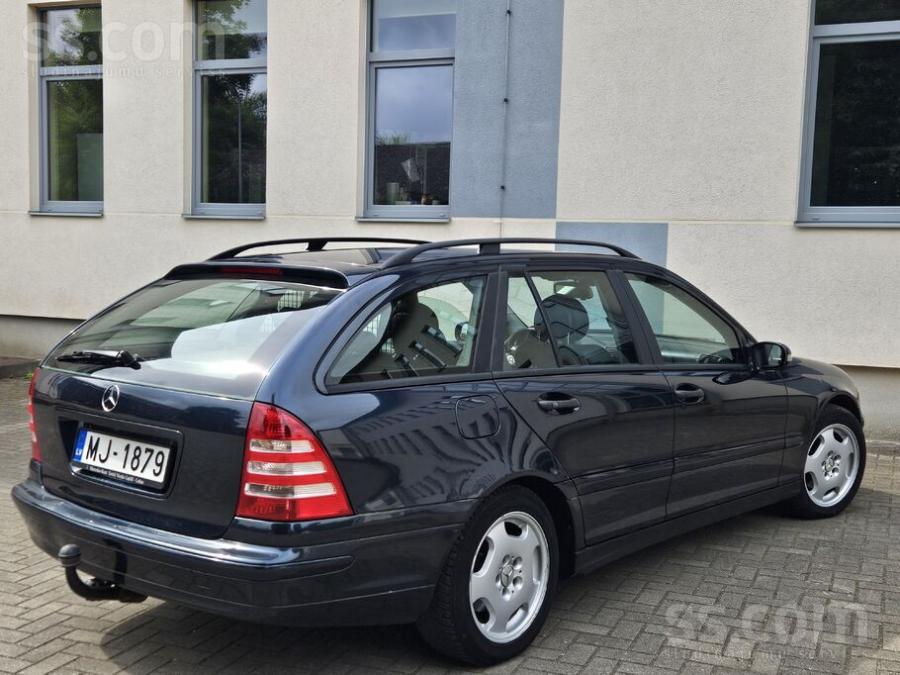 Blue Mercedes-Benz c-220 2005 in Jelgava, with an engine capacity of 2.20 L and mileage of 289 thousand km for 2350 €, photo 5 on AUTOMOTO.COM.LV