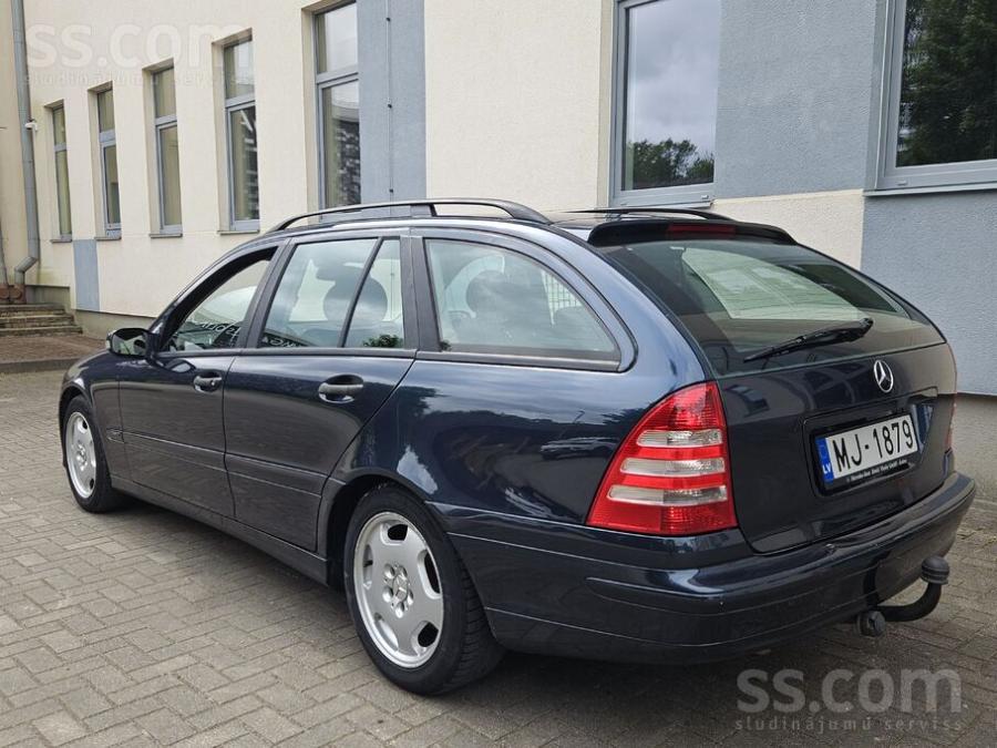 Blue Mercedes-Benz c-220 2005 in Jelgava, with an engine capacity of 2.20 L and mileage of 289 thousand km for 2350 €, photo 6 on AUTOMOTO.COM.LV