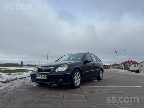 Синий Мерседес Ц 220 2005 в Рига, объемом двигателя 2.20 л и пробегом 270 тыс. км за 2500 €, фото 5 на AUTOMOTO.COM.LV