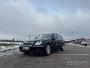 Синий Мерседес Ц 220 2005 в Рига, объемом двигателя 2.20 л и пробегом 270 тыс. км за 2500 €, фото 6 на AUTOMOTO.COM.LV