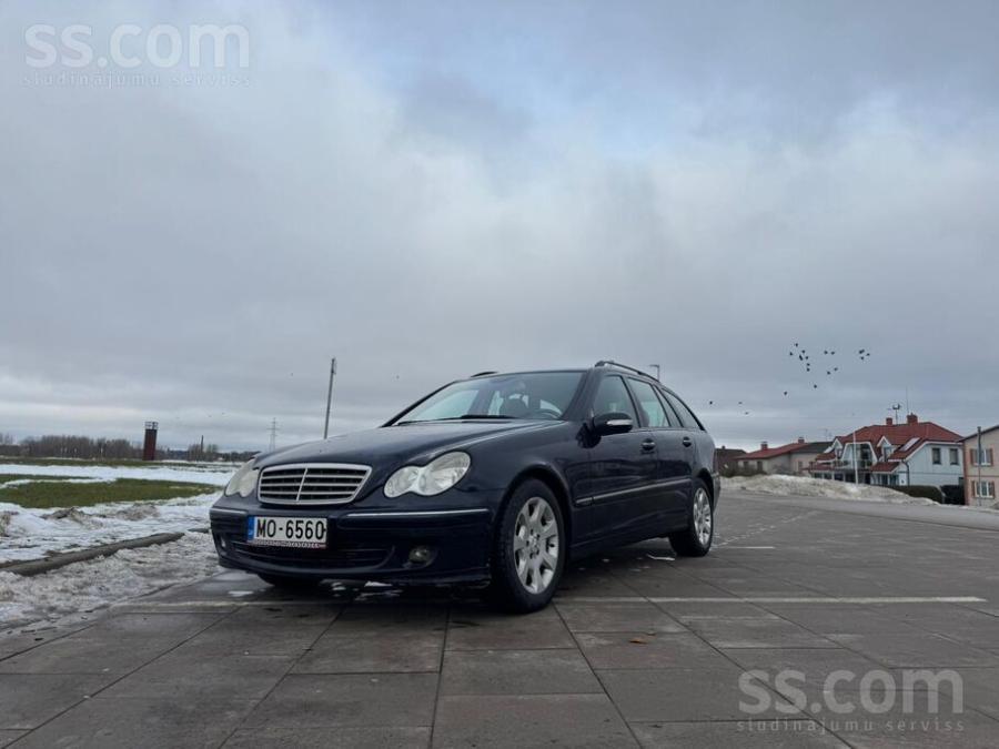 Синий Мерседес Ц 220 2005 в Рига, объемом двигателя 2.20 л и пробегом 270 тыс. км за 2500 €, фото 6 на AUTOMOTO.COM.LV