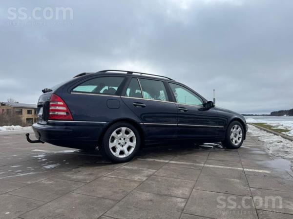 Синий Мерседес Ц 220 2005 в Рига, объемом двигателя 2.20 л и пробегом 270 тыс. км за 2500 €, фото 6 на AUTOMOTO.COM.LV
