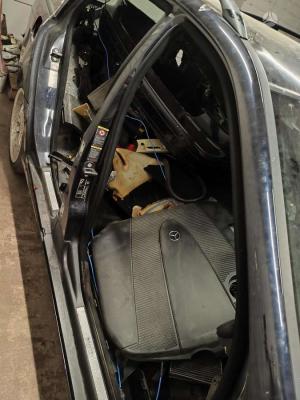 Zils Mercedes-Benz c-220 2006 Kauņa, ar dzinēja tilpumu 2.15 L un nobraukumu 380 tūkst. km par 600 €, foto 9 vietnē AUTOMOTO.COM.LV